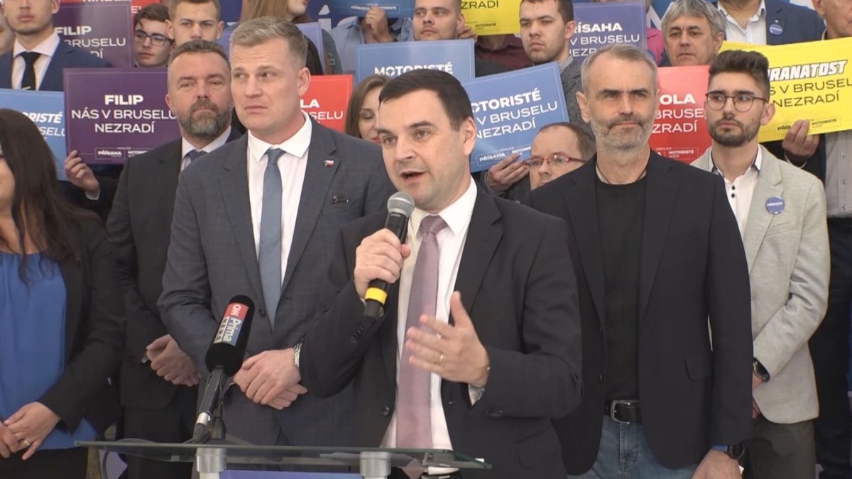 Přísaha a Motoristé zahajují kampaň do eurovoleb. My vás nezradíme, slibují | TN.cz