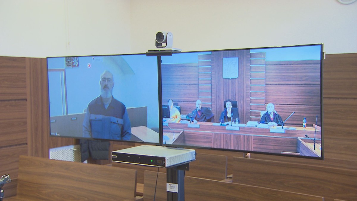 Měl si splést cíl. S návrhem na obnovu procesu ale nájemný vrah neuspěl ...