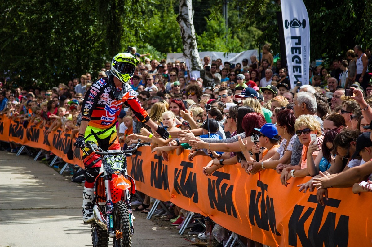Petr Pilát v akci: Ani déšť slavnost freestyle motokrosu nespláchl! | TN.cz