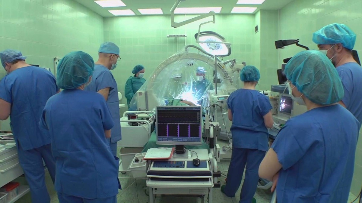 Operace Parkinsonovy nemoci: Jak funguje hluboká mozková stimulace? | TN.cz