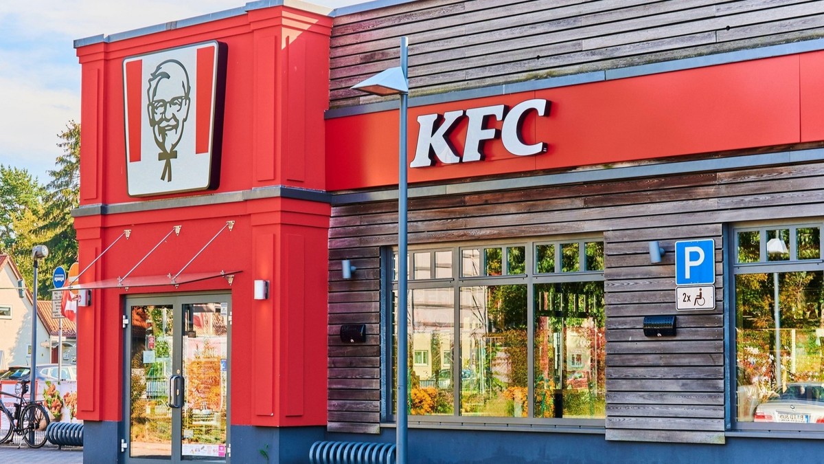 Skandál německého KFC. Zákazníky lákalo na výročí začátku holocaustu ...