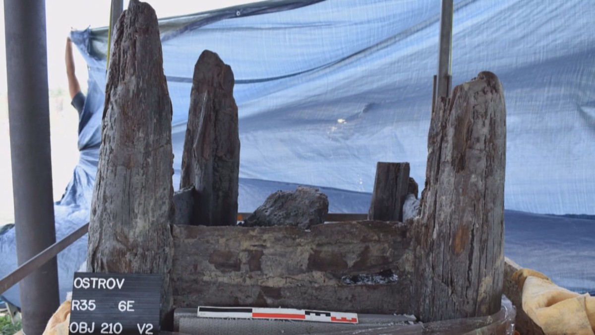 Archeologové odhalili sedm tisíc let starou studnu. Našli ji na ...