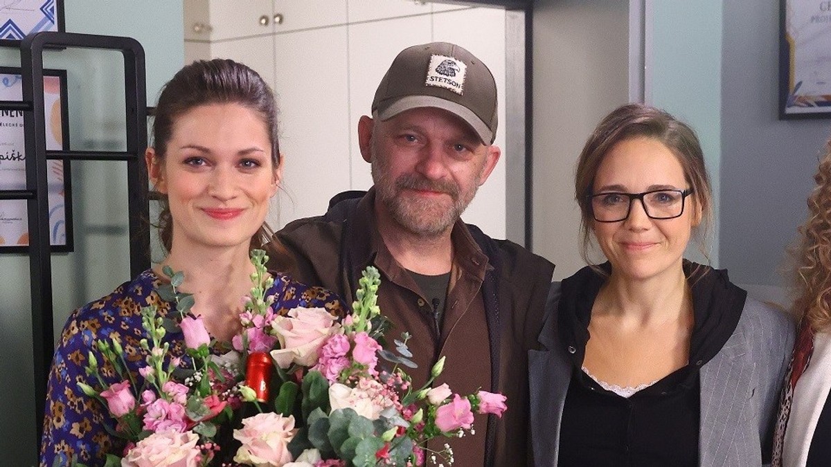 Překvapení v Ulici: Objevil se tam herec Hynek Čermák, manželce to ...