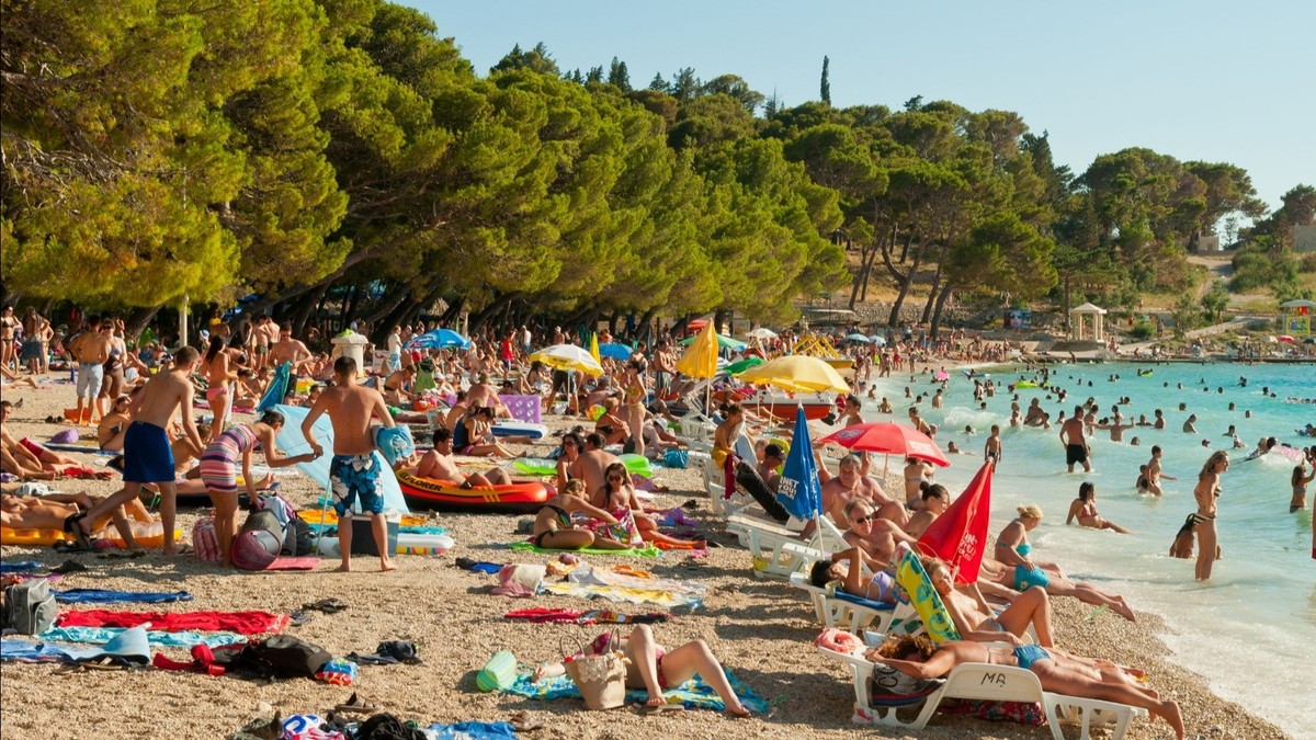 Na pláž chodí přes zápach výkalů. Je to trapné a nebezpečné, zuří ...