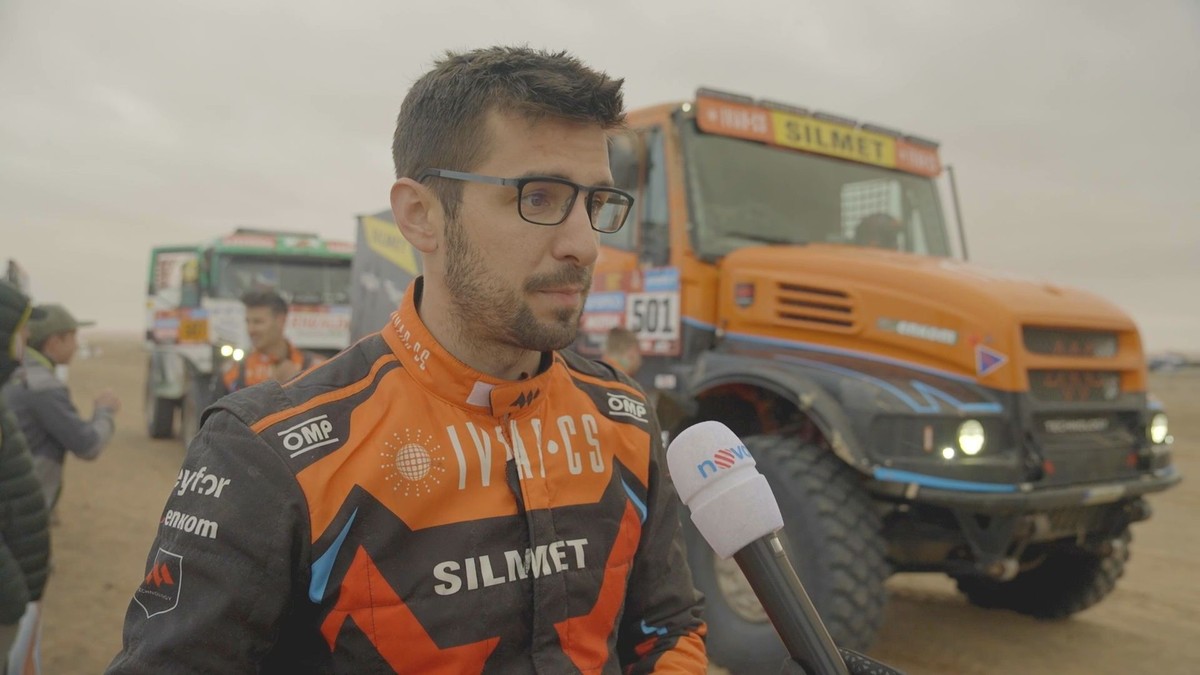 Macík ani po Dakaru neubírá plyn. S talkshow a beduínem objíždí ...