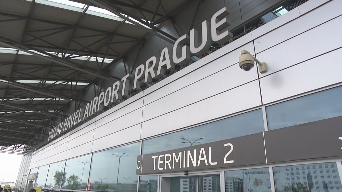 Pražskému letišti stále chybí spojení s centrem i druhá ranvej | TN.cz