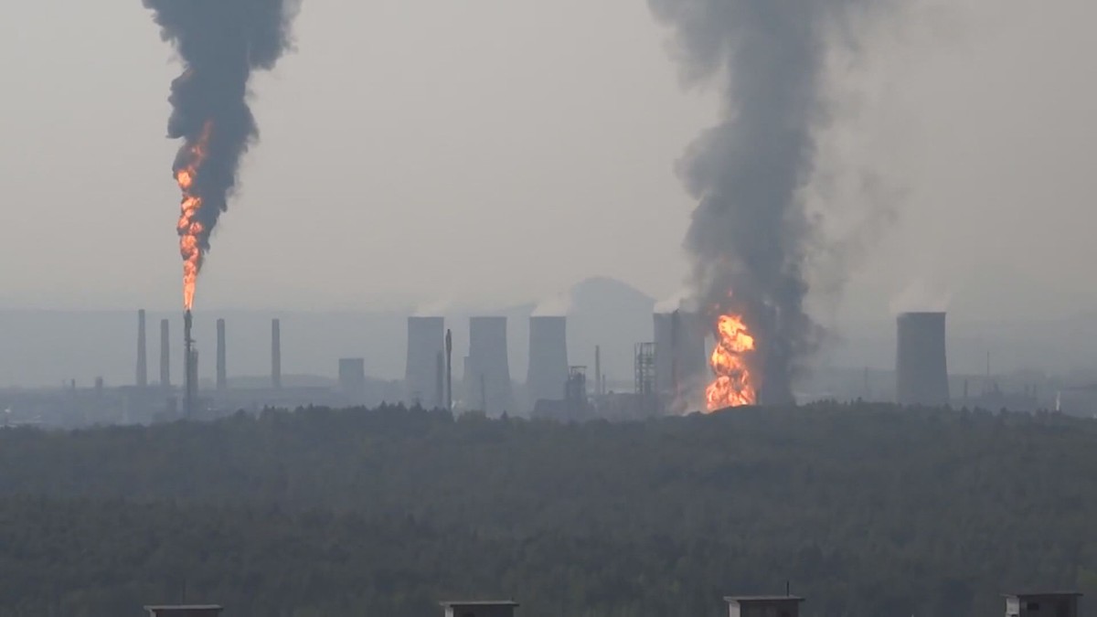 Výbuch v Unipetrolu: Soud zprostil viny obžalované zaměstnance | TN.cz