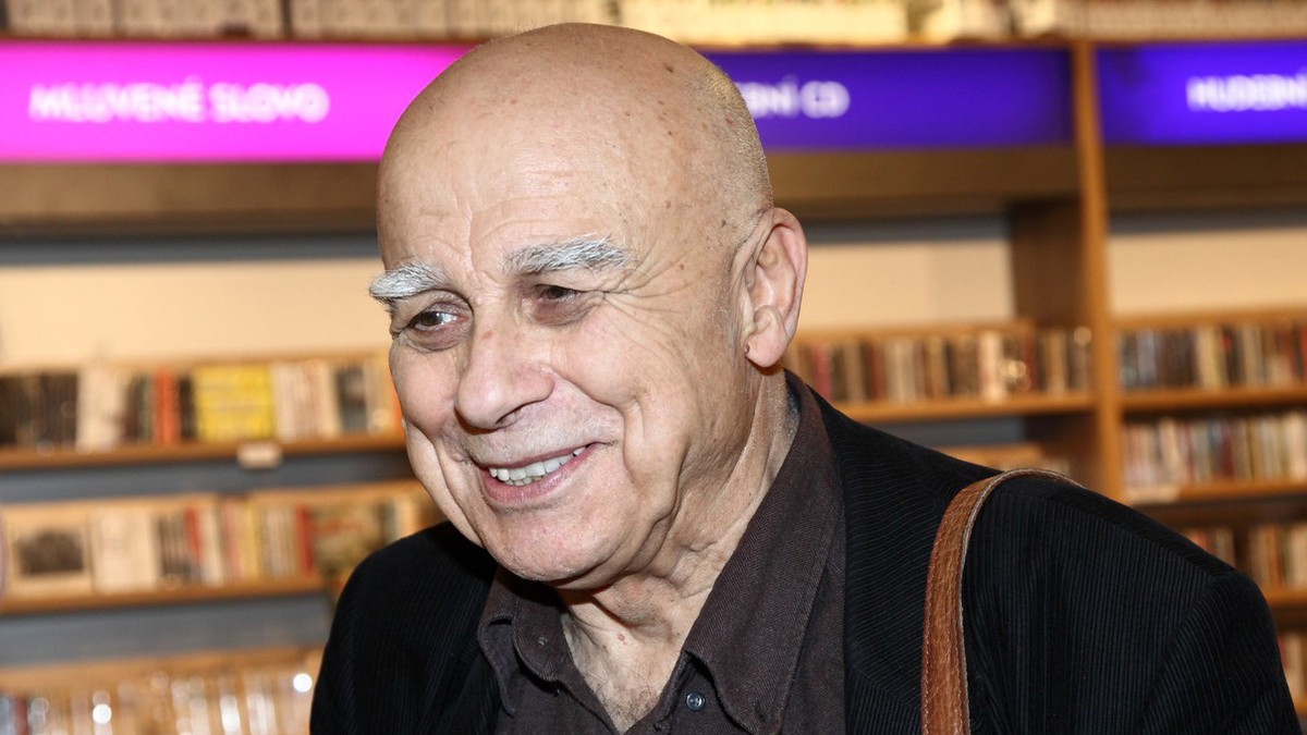 "Jožin z bažin" může slavit, Ivanu Mládkovi je 80! Jak znáte jeho písně ...