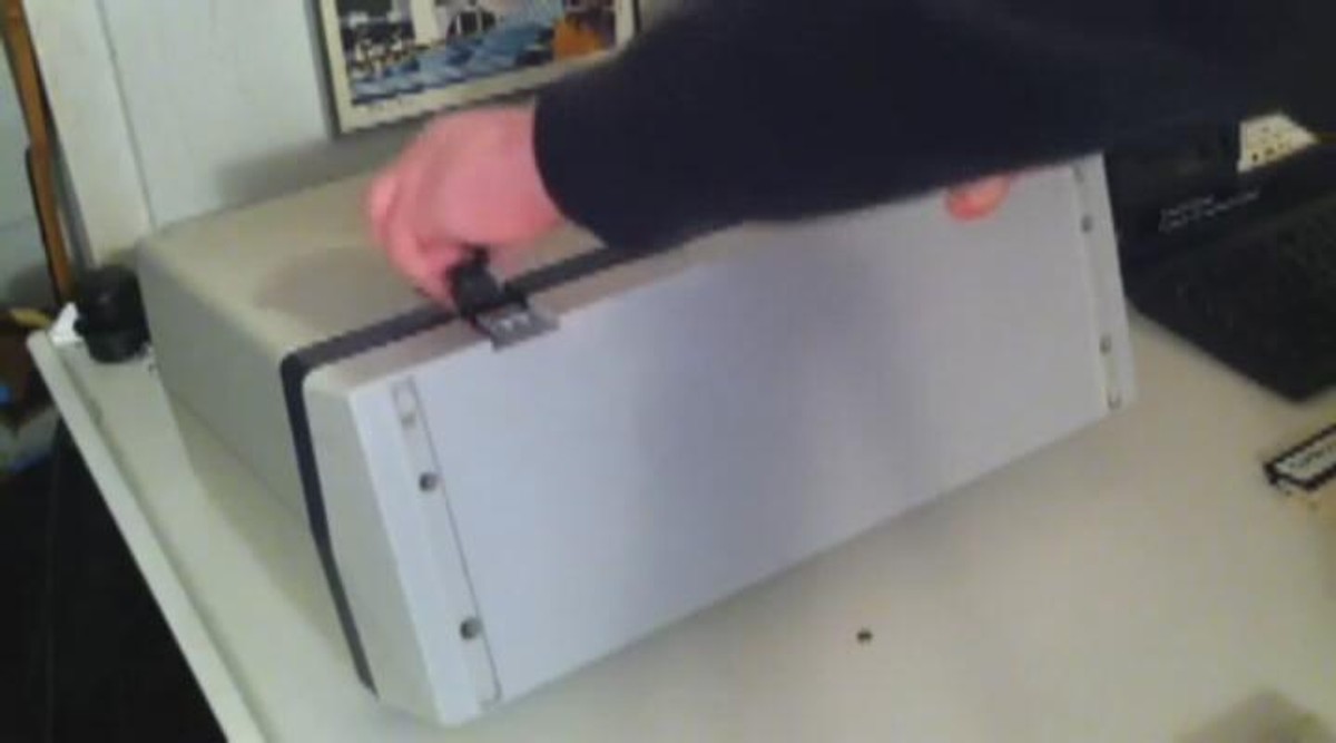 Podívejte se, jak vypadal první notebook | TN.cz