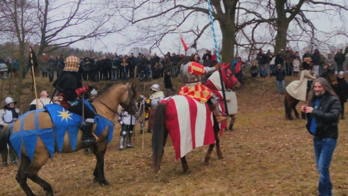 Při hraní husitské bitvy trefil muže šíp do oka. Musel na operaci | TN.cz