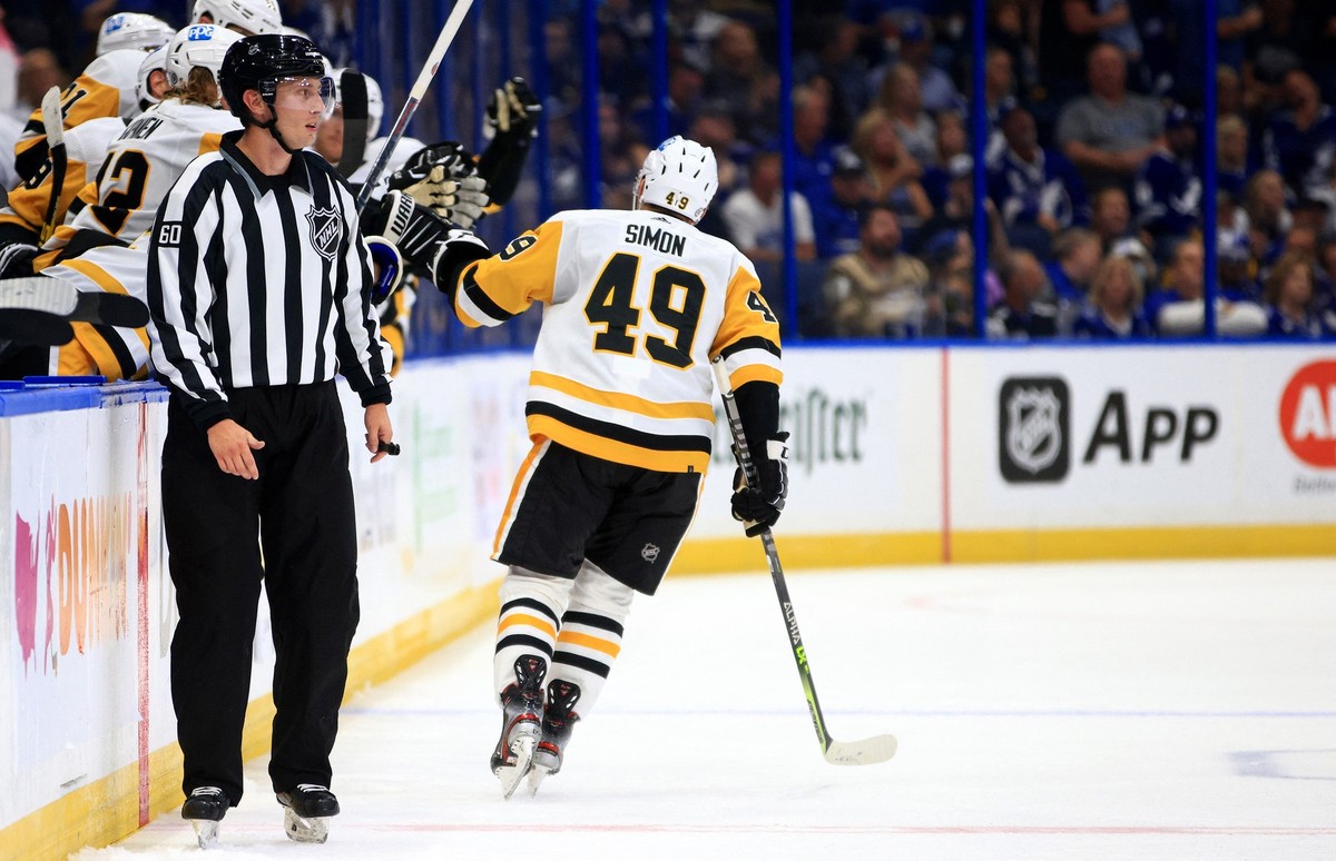 Dominik Simon se stěhuje, zahraje si v NHL již za třetí různý tým | TN.cz