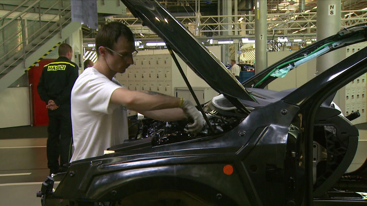 Strach o autoprůmysl. Jak se teď česká vláda staví k emisím a ...