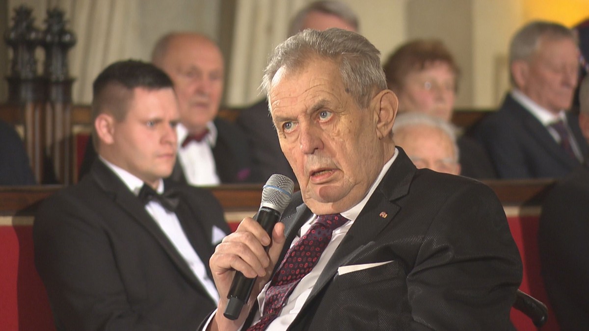 Zeman pobouřil politiky i odborníky. Zvažuje jmenování šéfa Ústavního ...