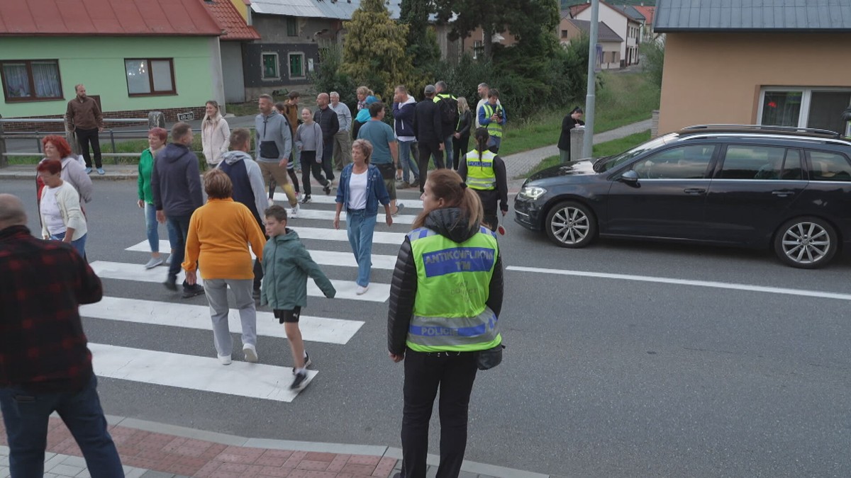 Dostavba dálnice D49 by mohla začít na jaře, přislíbil obyvatelům ...
