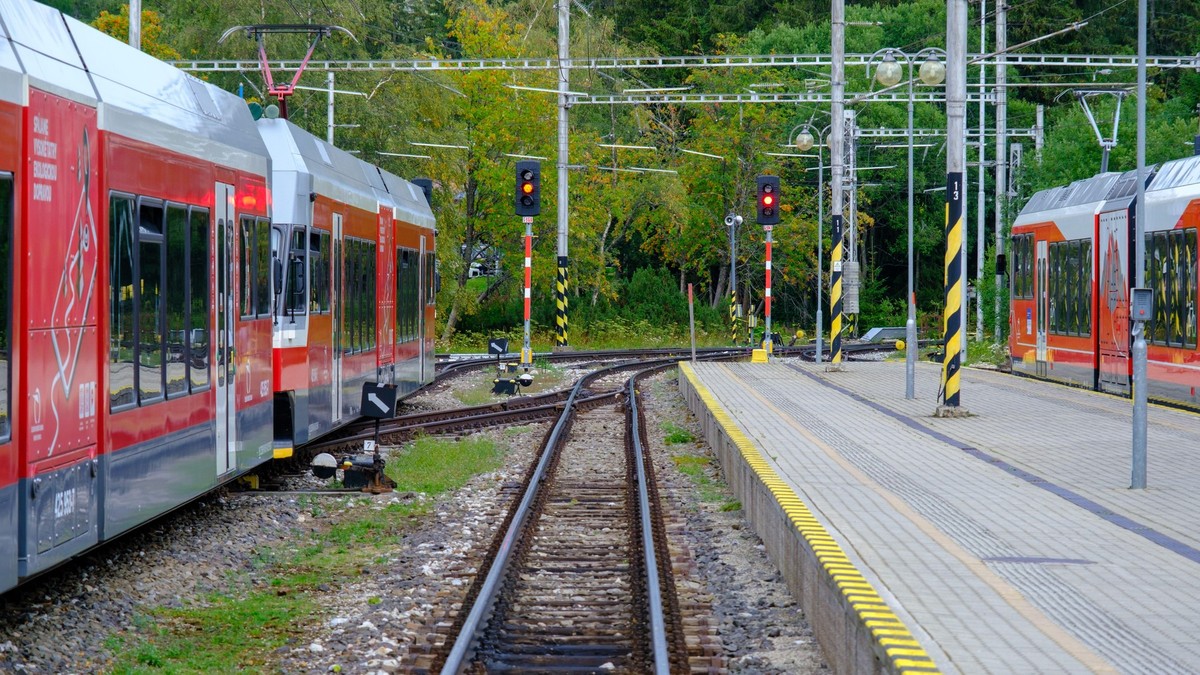 Tragédie v Handlové: Filip (†13) dostal vysvědčení, cestou ze školy ho srazil vlak | TN.cz