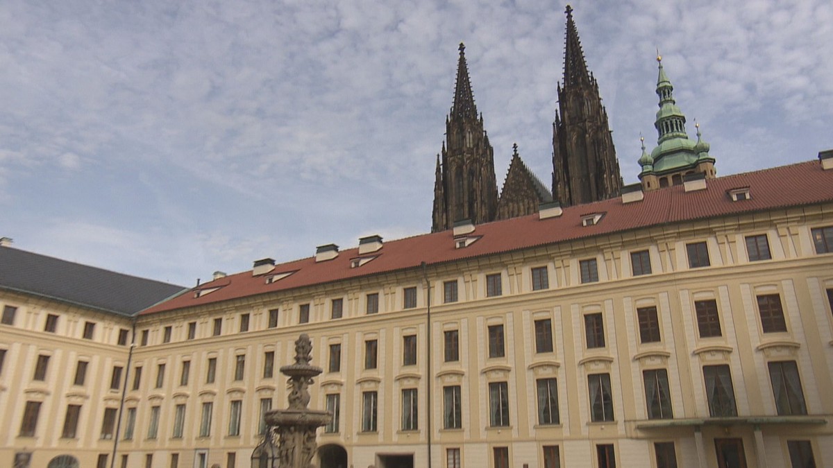 Úřad dohlížející na volby je bezzubý. Za porušení kandidáty čeká jen ...