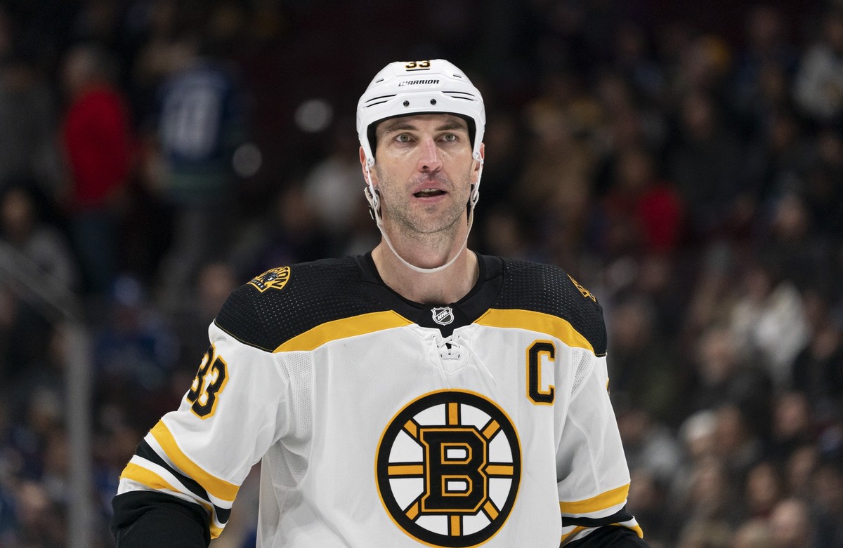 Den návratů. Dojemná pocta pro obra Cháru. Toto mu Bruins připravili ...