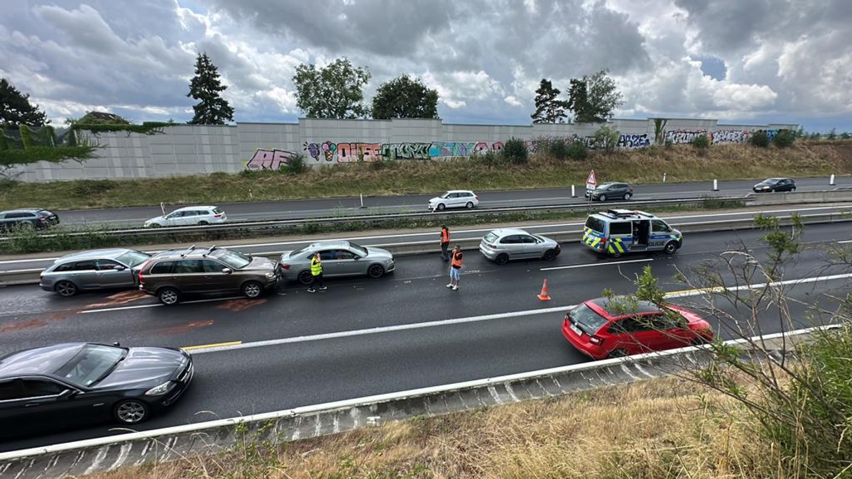 Nehody komplikovaly provoz na D1. Na Přerovsku zemřel motorkář | TN.cz