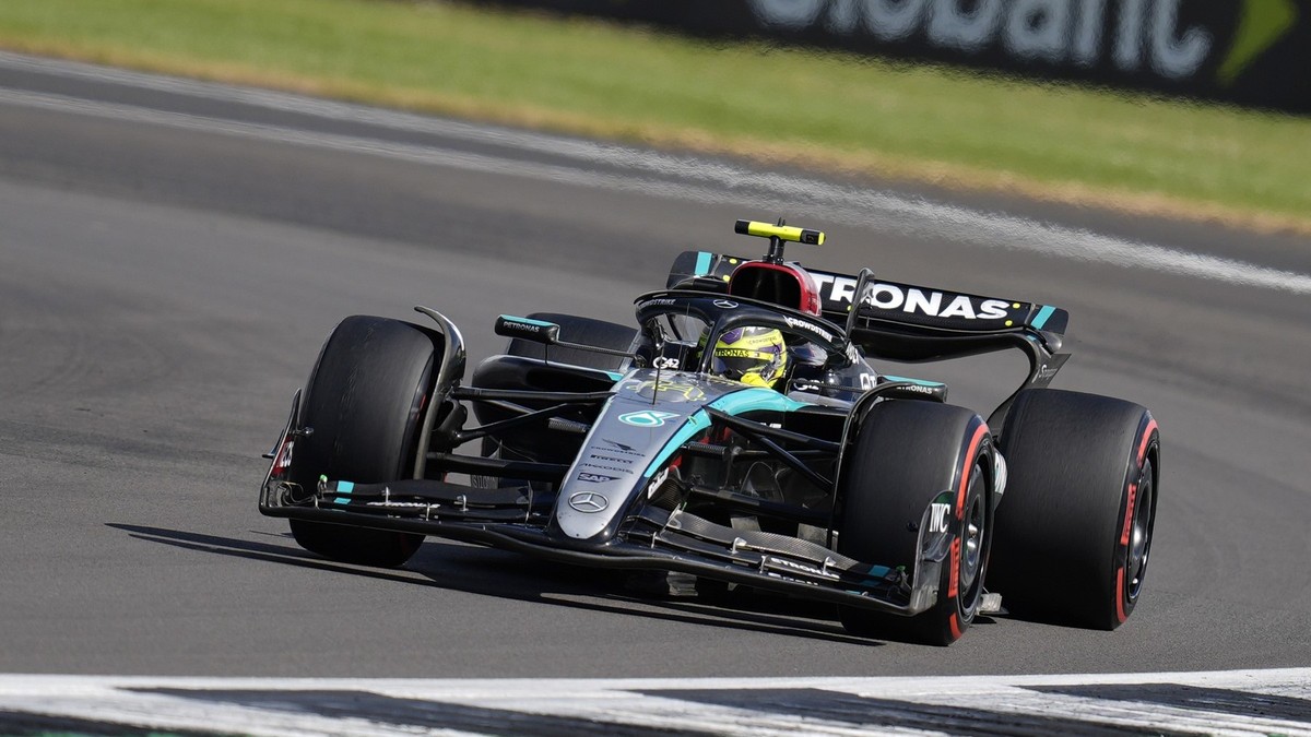 Hamilton po třech letech vyhrál! Opanoval domácí závod na Silverstonu ...