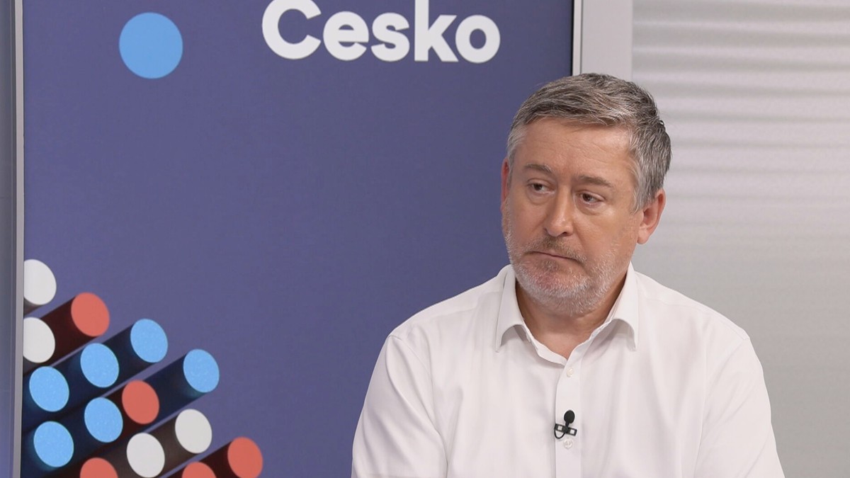Češi jsou upnutí na spalovací motory. Elektromobilům stále nedůvěřují ...