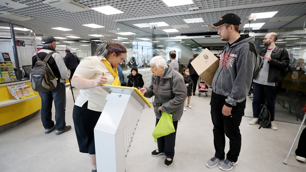 Vánoce v ohrožení. Balíky končí jinde, než mají, lidé s tím nic ...