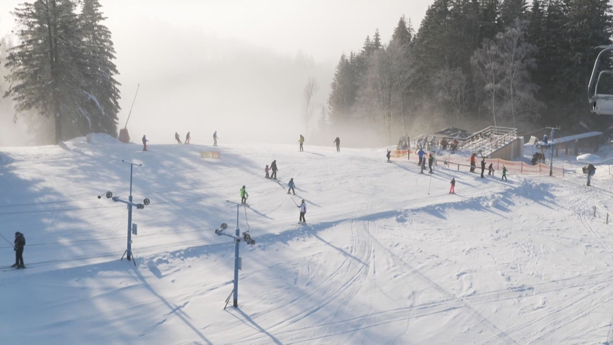 Skiareály se rozjely naplno. Při koupi skipasu přes internet ušetříte ...