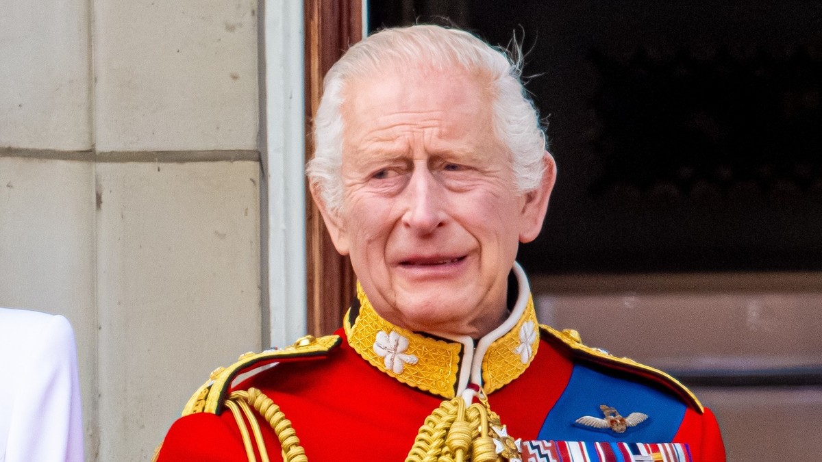 Král Karel III. chystá historické prohlášení. Napodobí tím svého ...