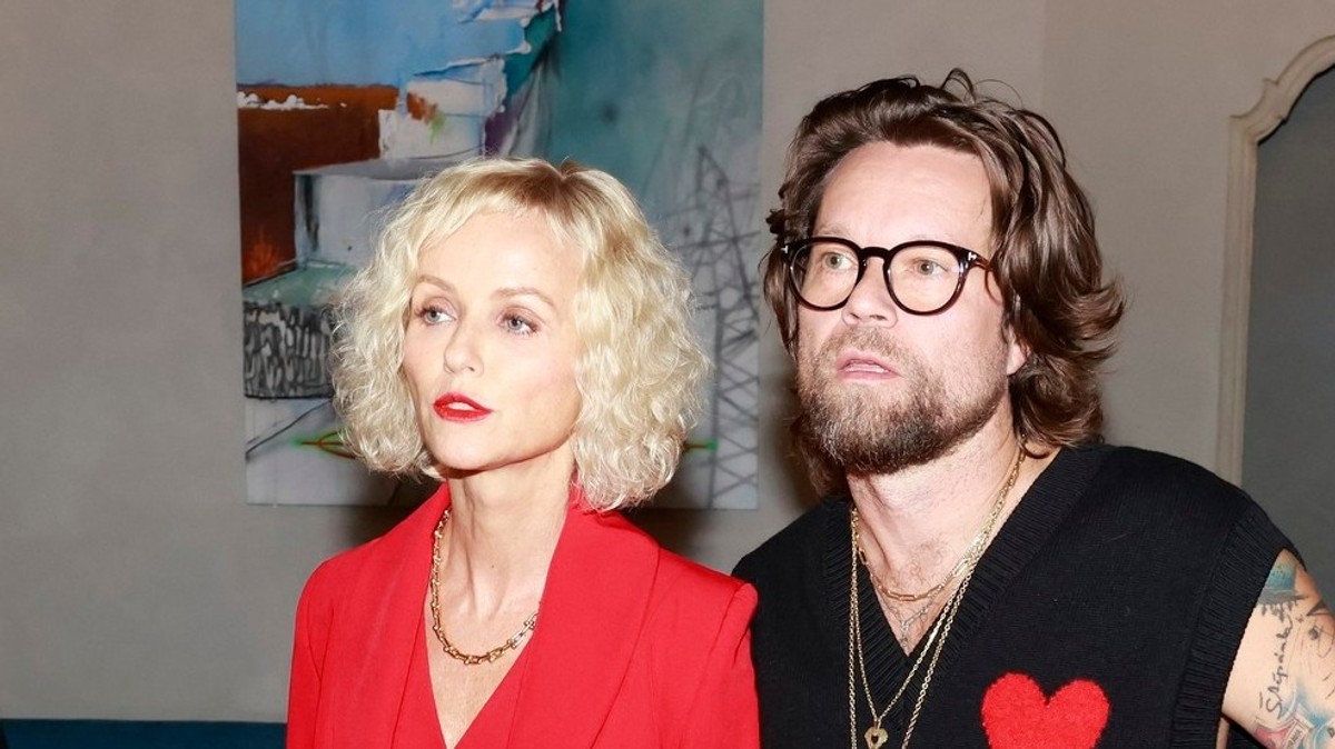 Richard Krajčo stále leží v nemocnici. Musela k němu i manželka Karin ...