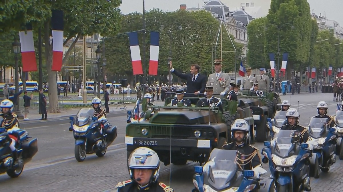 VIDEO: Vojenská přehlídka a vzácní hosté! Francie slaví pád Bastily | TN.cz