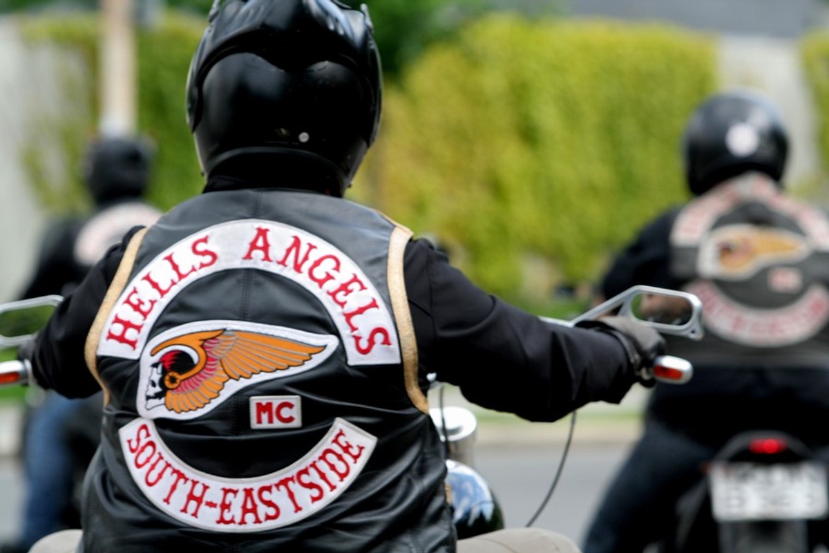 VÁLKA GANGŮ! Boss Hells Angeles zavražděn! Ve městě je vyhlášen ...