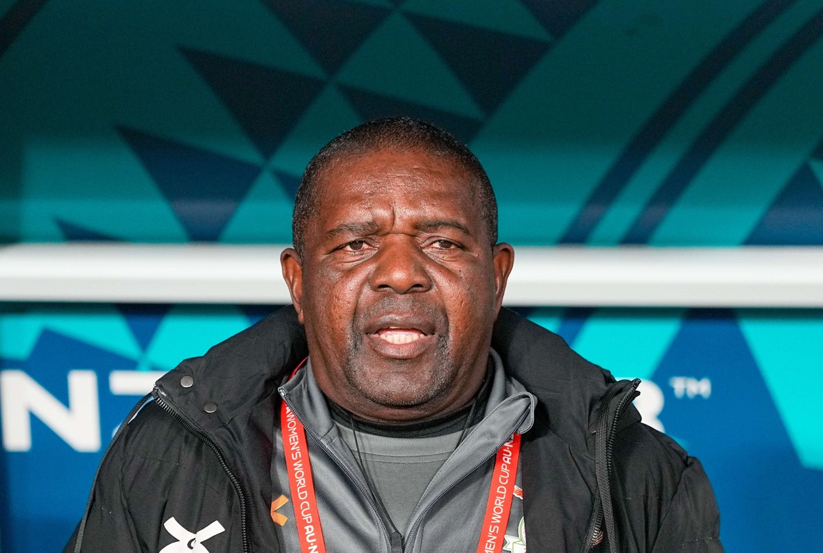 Skandál zambijského trenéra pokračuje i na MS. Hráčce měl sahat na prsa ...