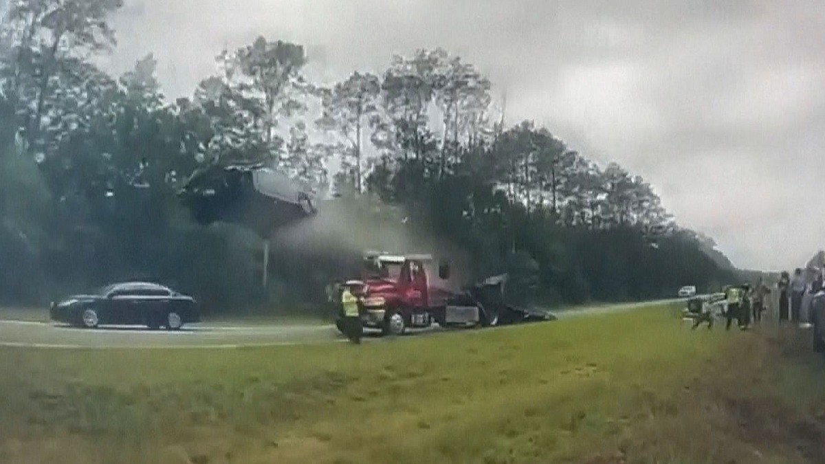 VIDEO: Jako z Kobry 11. Auto najelo na rampu a letělo vzduchem několik ...