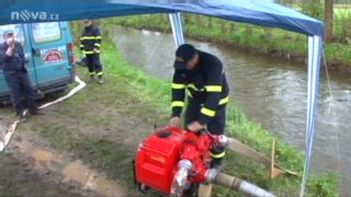 Rekord v přečerpání vody drží čeští hasiči | TN.cz