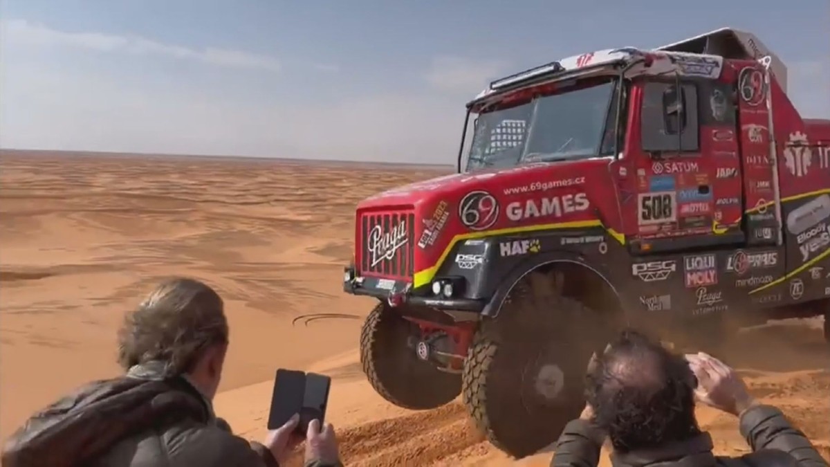Loprais po tragické nehodě končí na Dakaru. Neodstartoval do středeční etapy | TN.cz