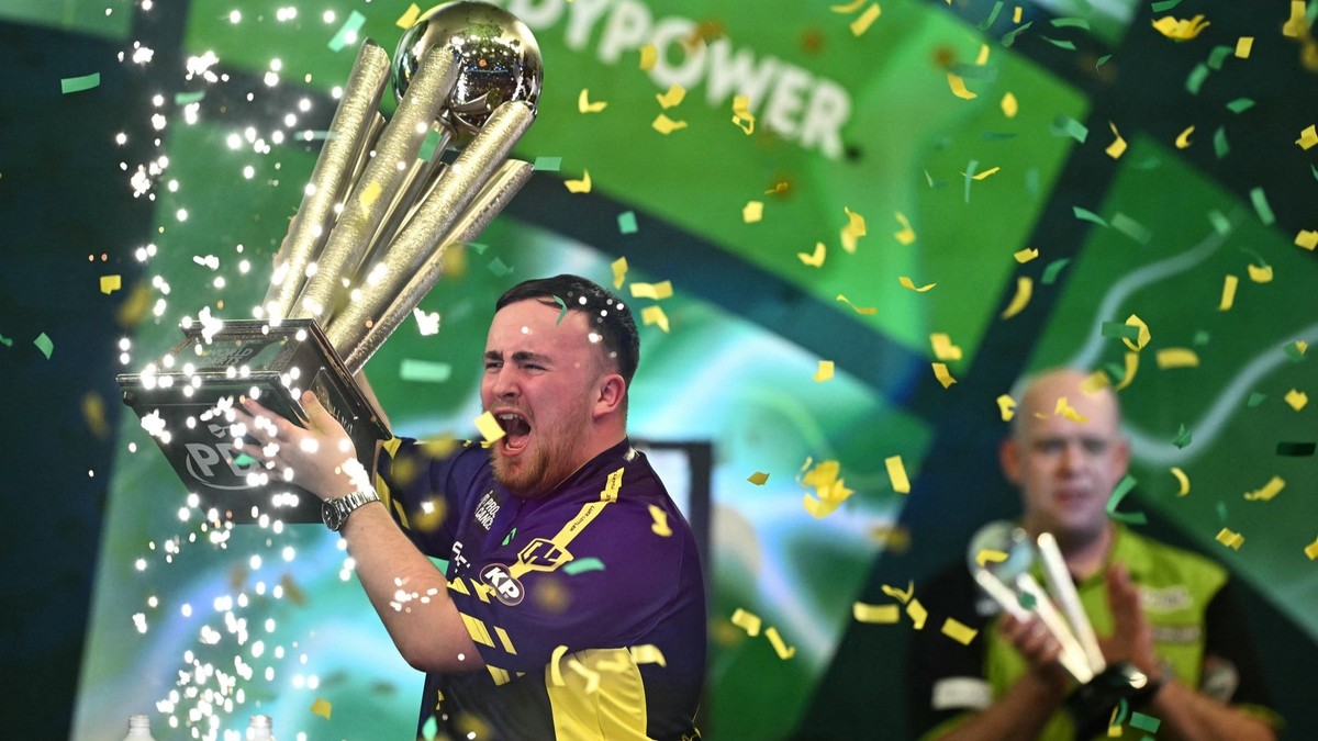 Fanfáry pro Littlera. Házel dynamitem a stal se králem šipkařského ...