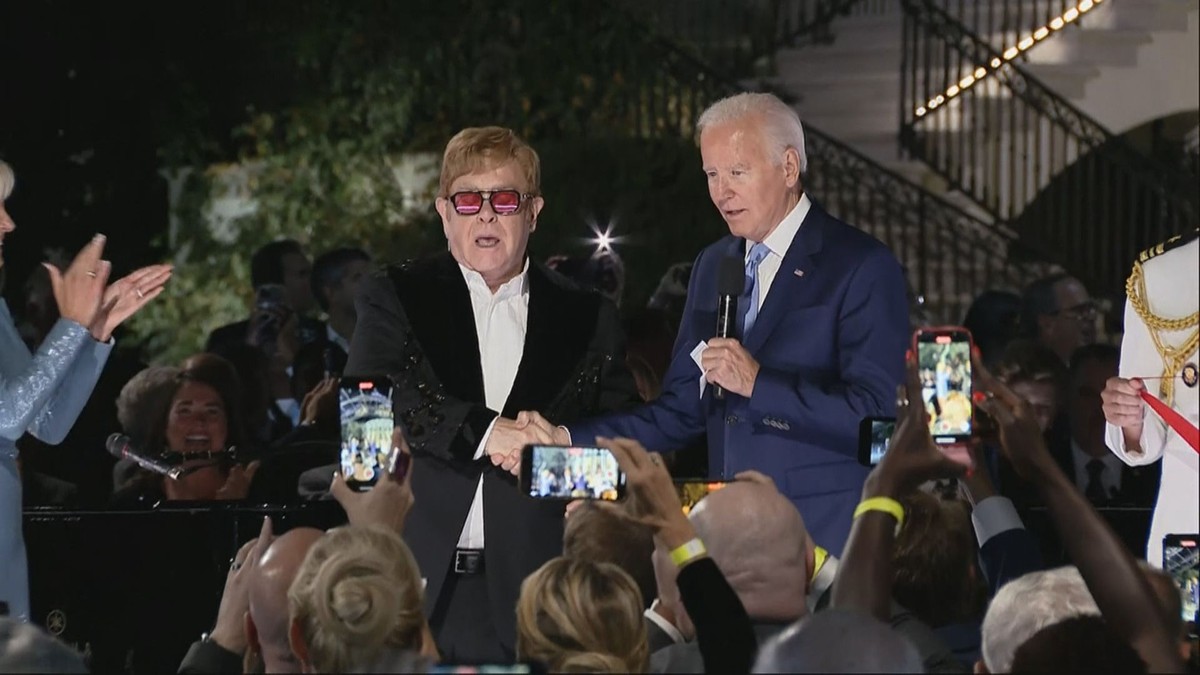 Pocta pro Eltona Johna. Ocenili ho v Bílém domě | TN.cz