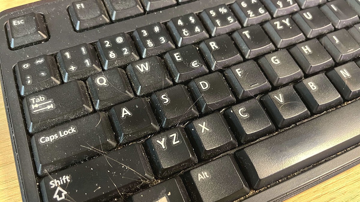 Rozčiluje vás špinavá klávesnice? Návod, jak ji snadno vyčistit | TN.cz