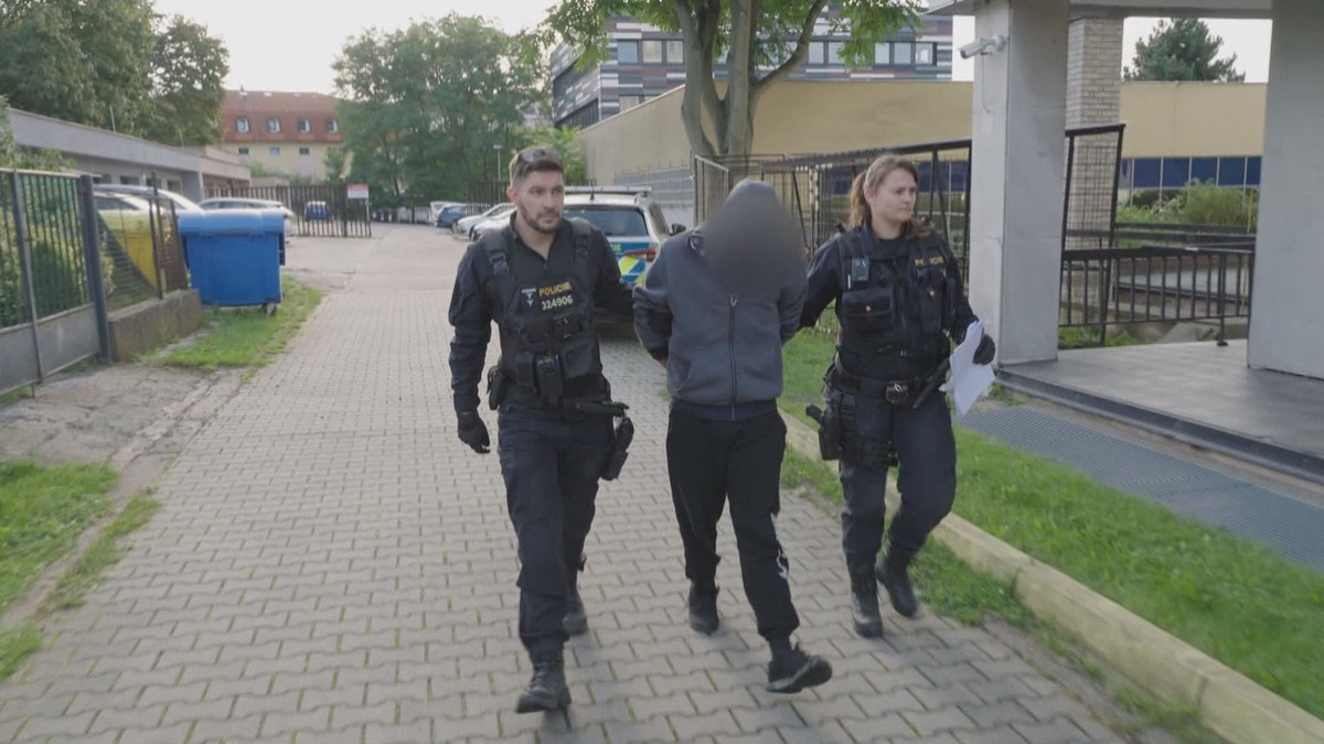 Mladík zaútočil na Jičínsku na své rodiče. Matce vyhrožoval zabitím | TN.cz