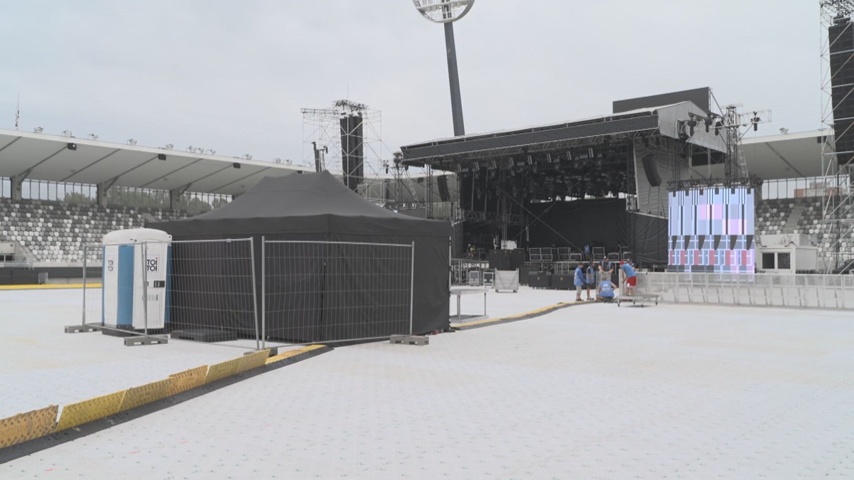 Největší koncert Chinaski: S kapelou si zahrál syn zesnulého bubeníka ...