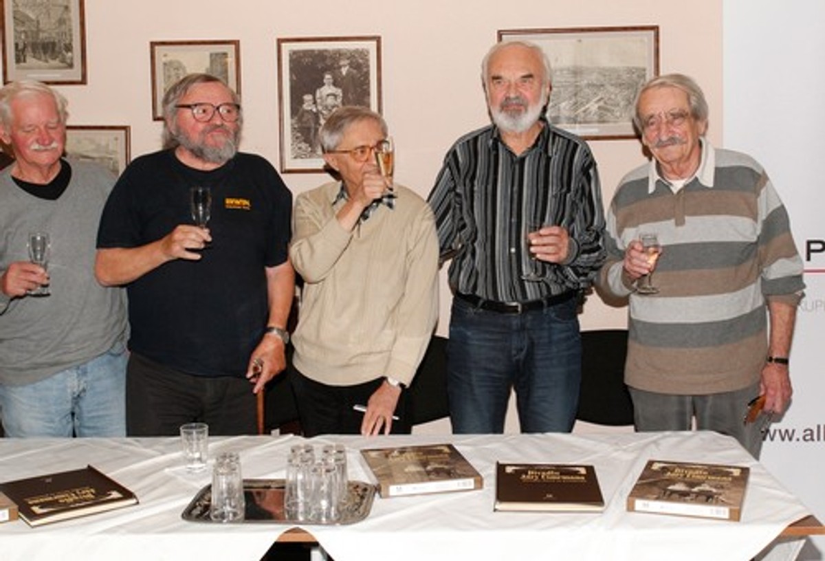 Zemřel Jaroslav Weigel. Legenda divadla Járy Cimrmana | TN.cz