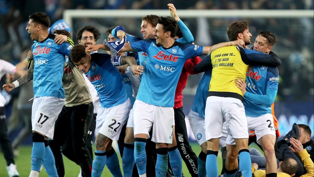 V Neapoli můžou začít velké oslavy. Po 33 letech slaví mistrovský titul v Serii A | TN.cz