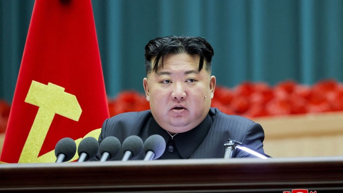 Kim Čong-un se rozplakal při projevu