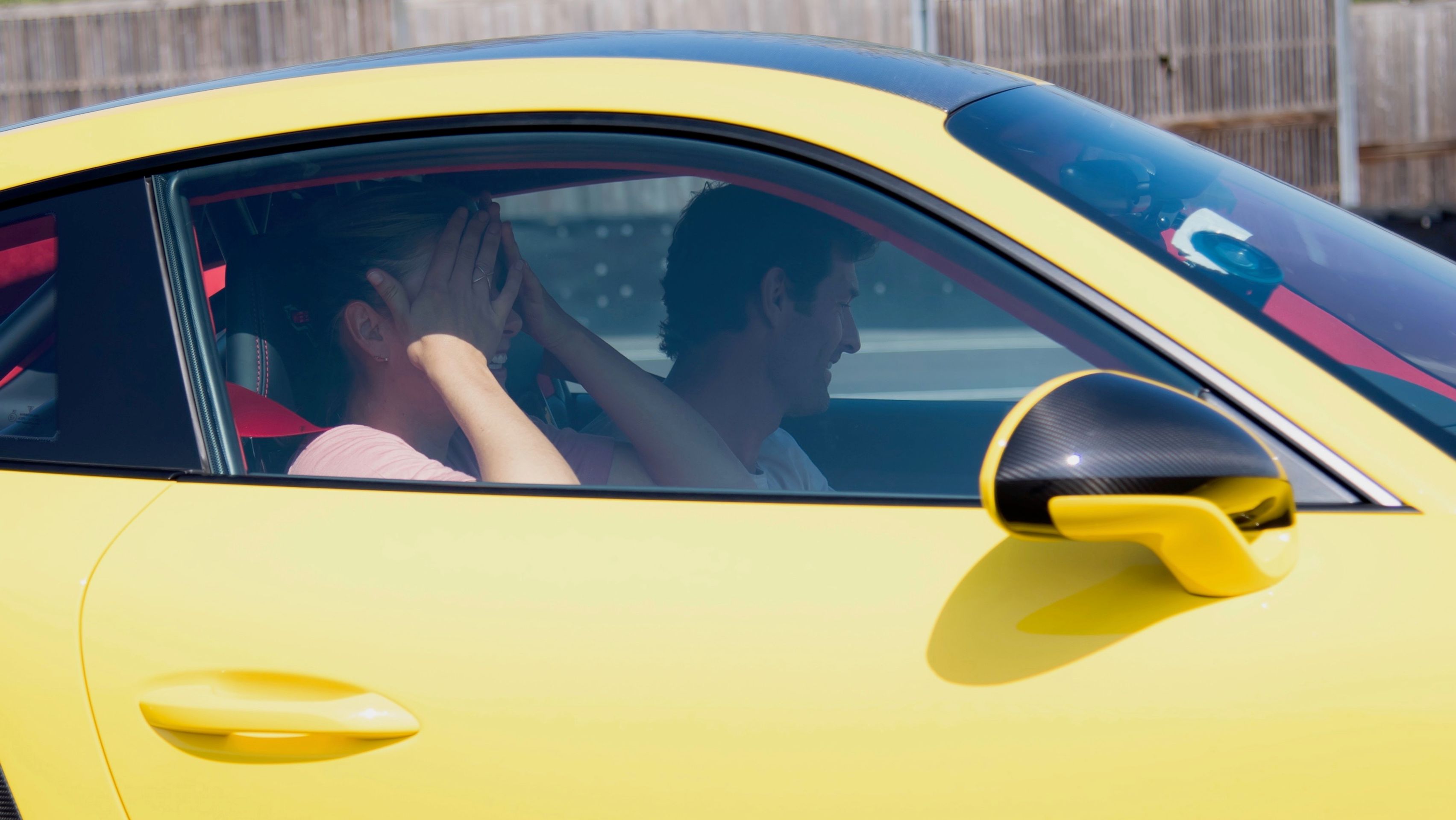 Maria Šarapovová, Mark Weber a Porsche 911 GT2 RS. | Galerie ...