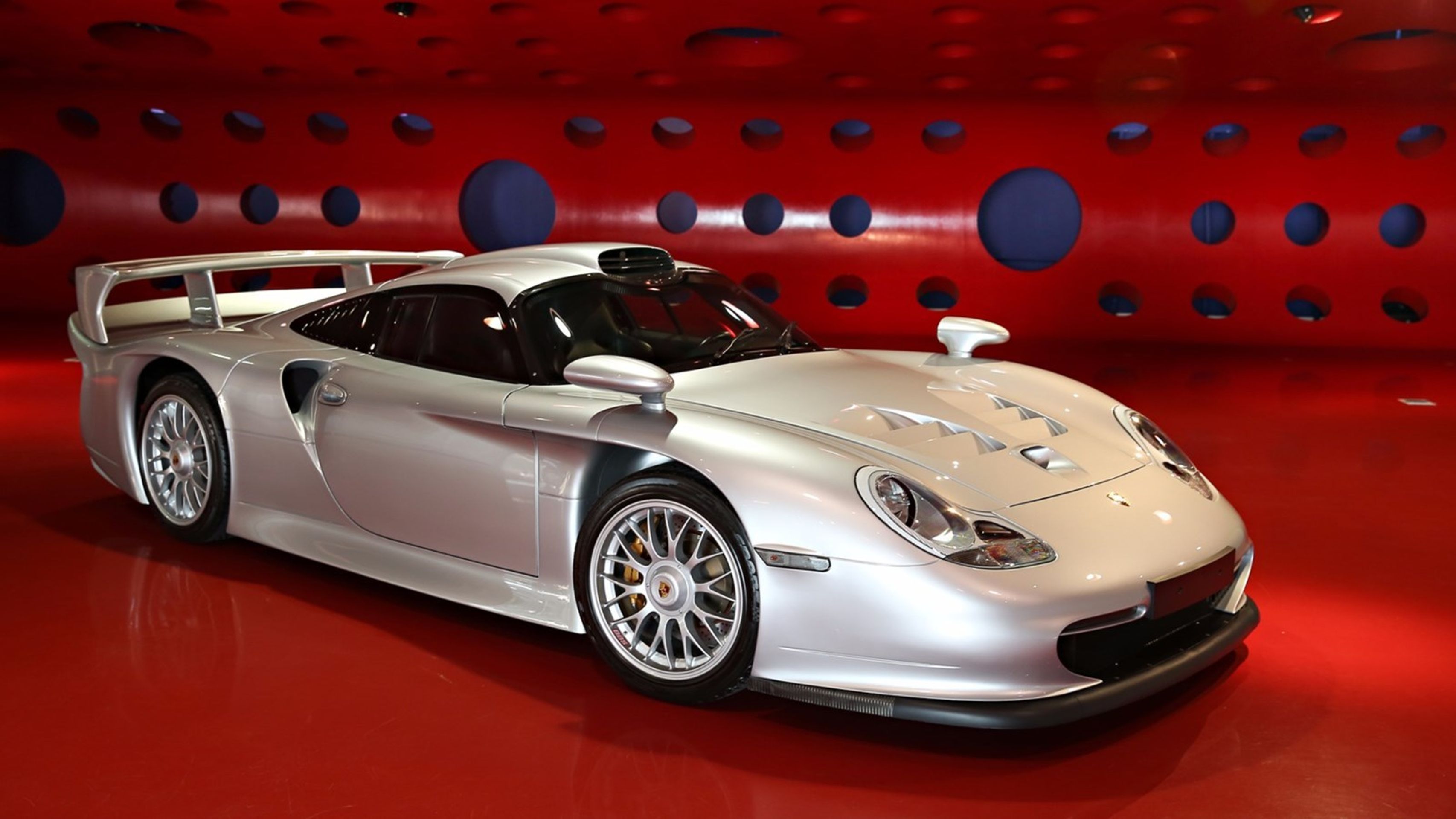 GT1 - 28 | Galerie: GALERIE: Porsche 911 GT1 | TN.cz