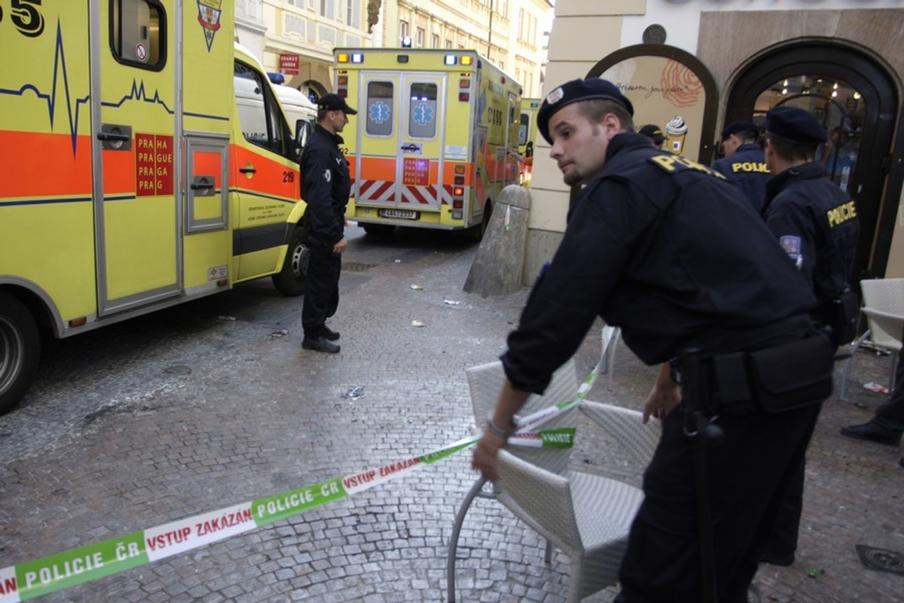 Zátah proti fanouškům na Václaváku-18 | Galerie: GALERIE: Srbští ...