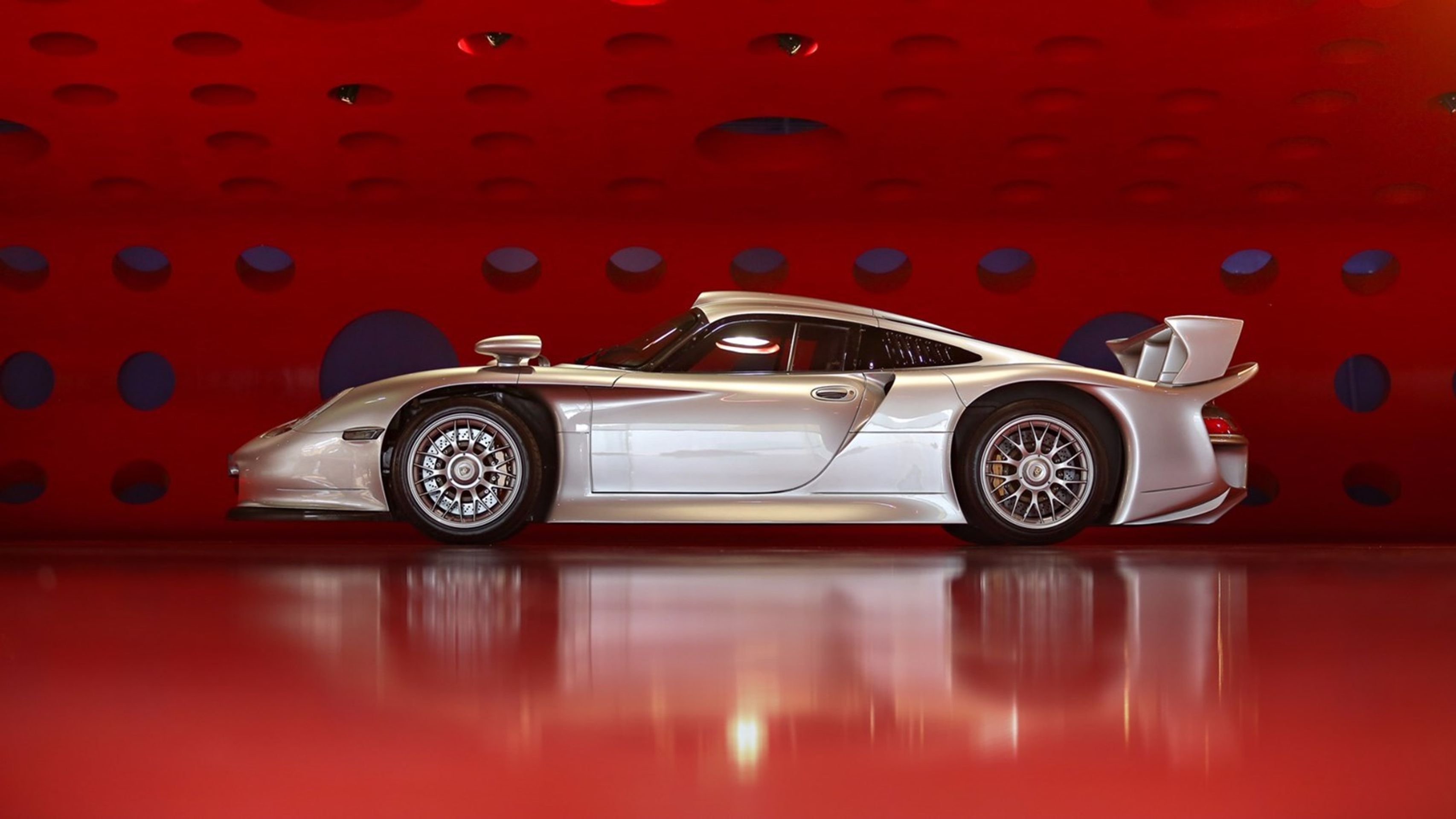 GT1 - 36 | Galerie: GALERIE: Porsche 911 GT1 | TN.cz