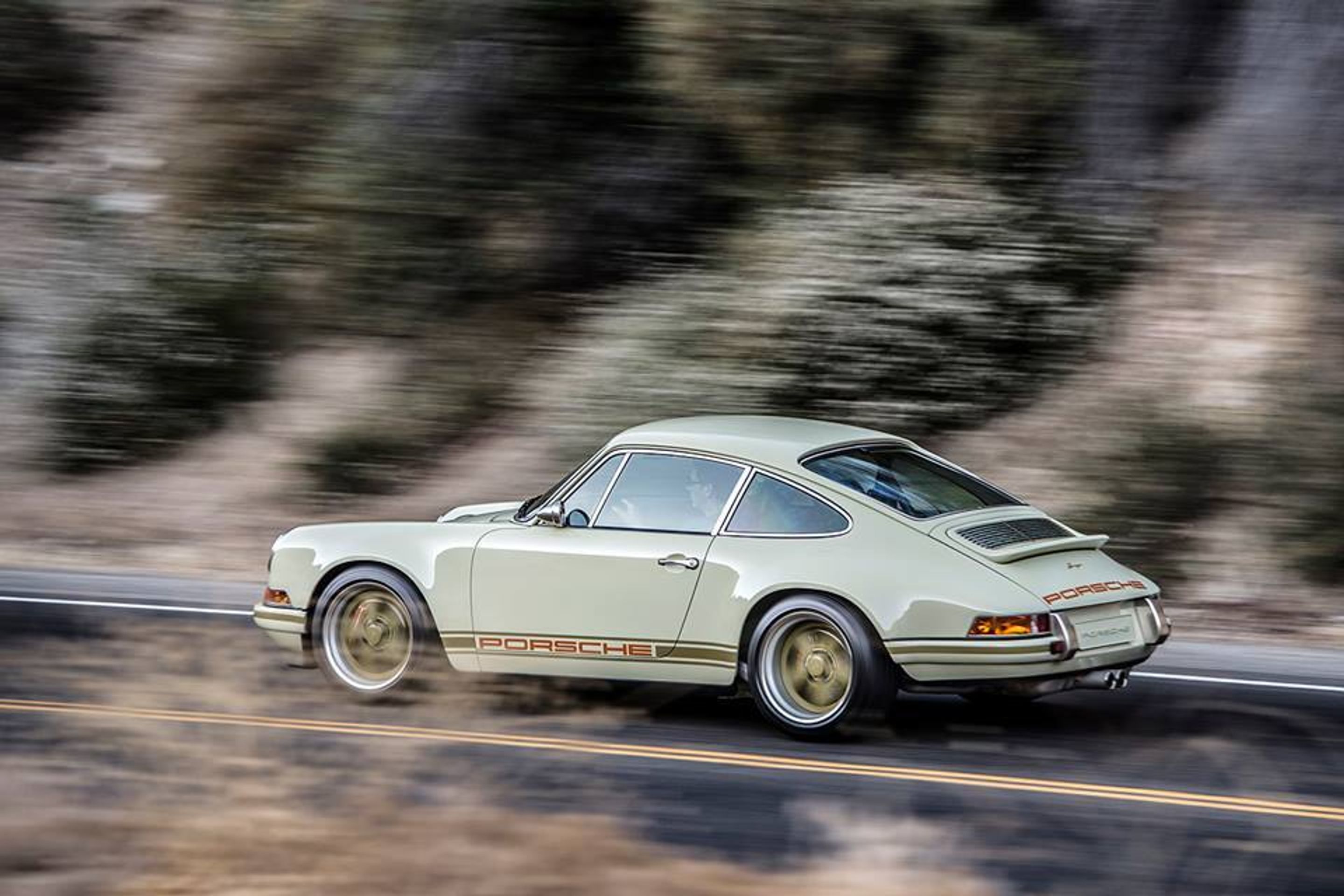 singer - 75 | Galerie: GALERIE: Singer 911 | TN.cz