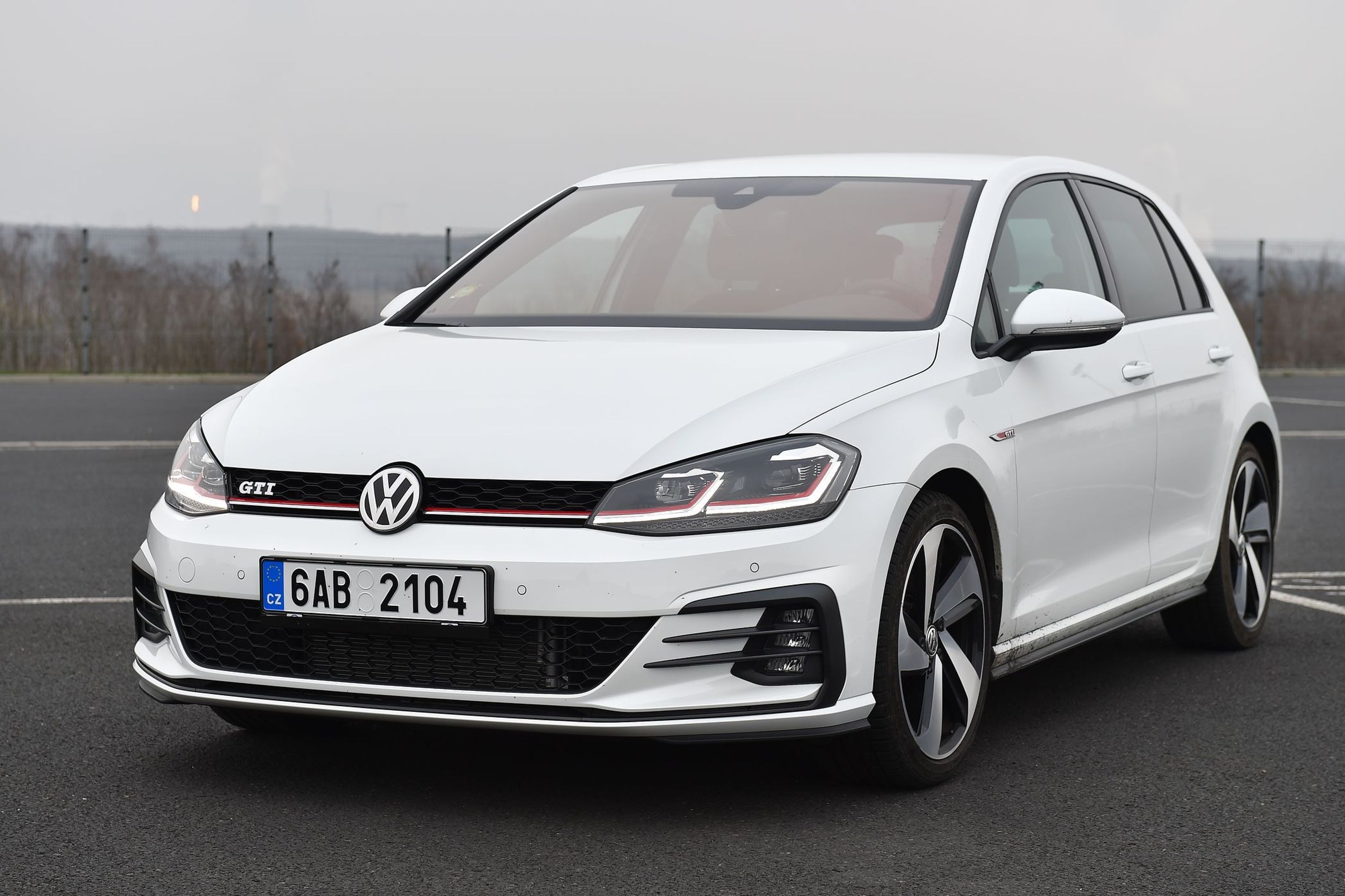 Volkswagen Golf GTI - 13 | Galerie: GALERIE: Volkswagen Golf GTI | TN.cz