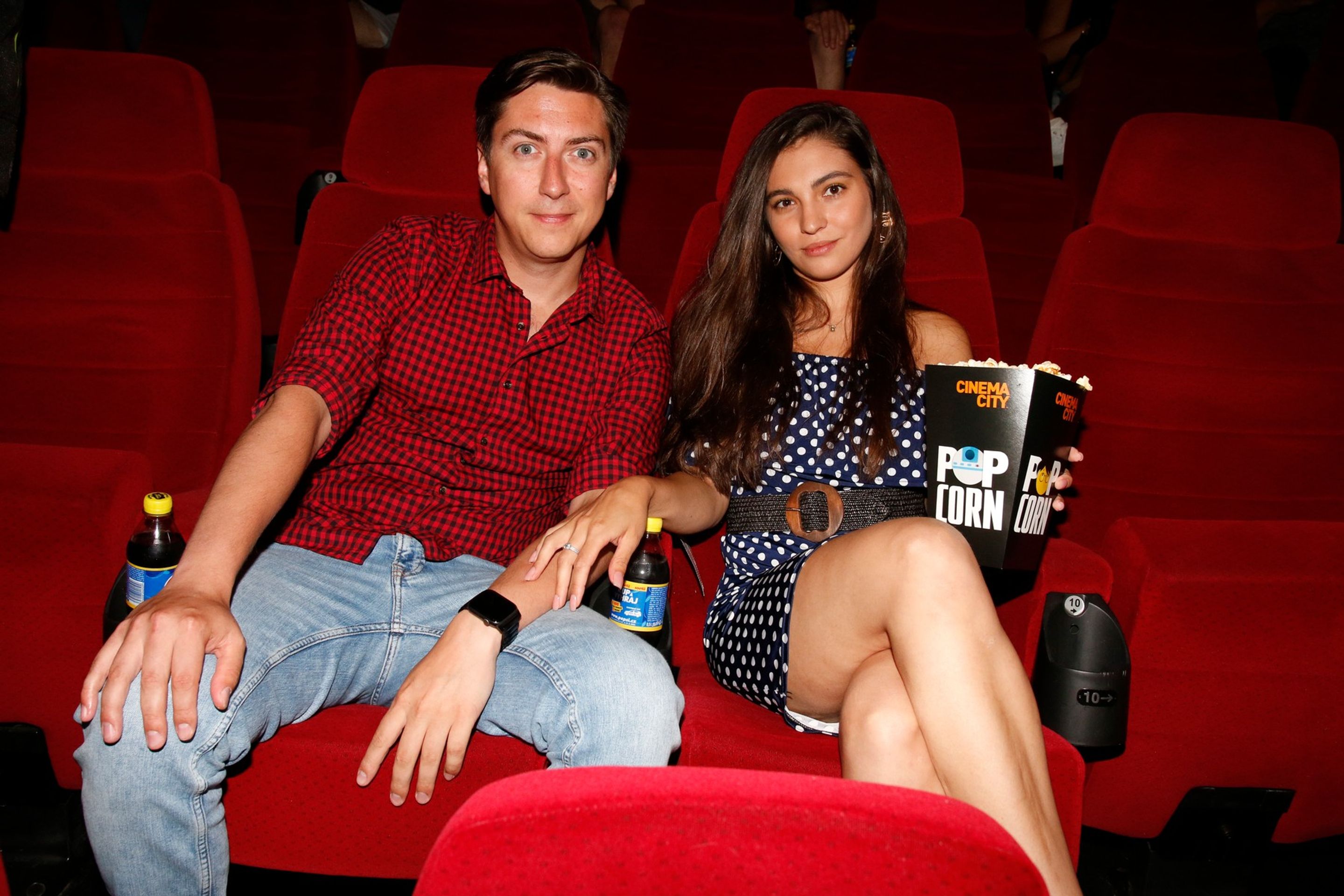 Martin Donutil se svou partnerkou Sárou Affašovou, 22. 8. 2021 Premiéra ...