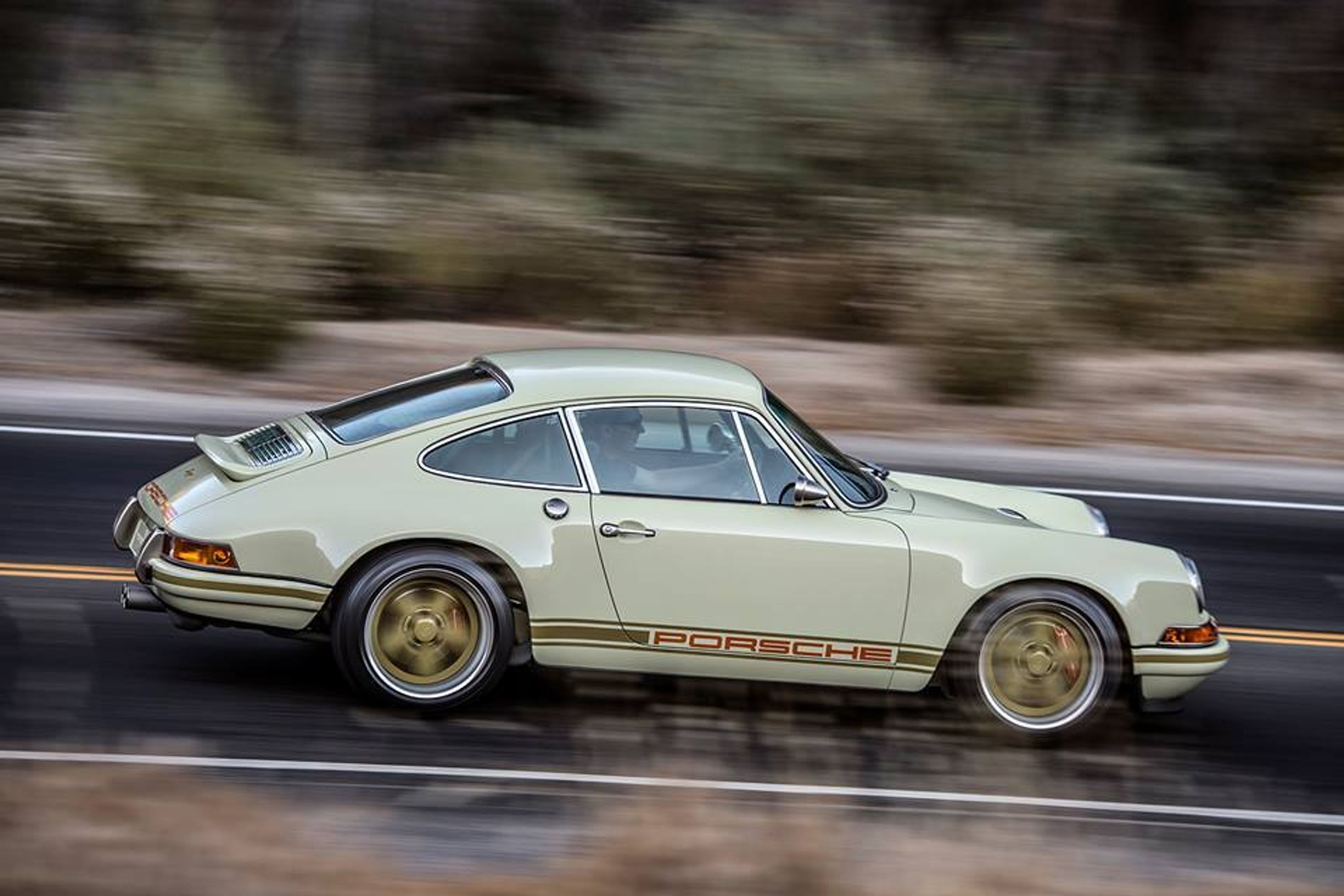 singer - 80 | Galerie: GALERIE: Singer 911 | TN.cz